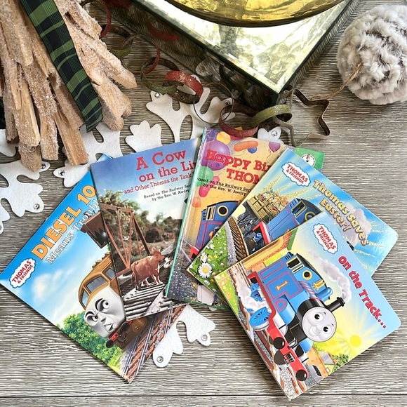 Thomas & Friends | Toys | Thomas The Tank Engine Books Bundle | Poshmark